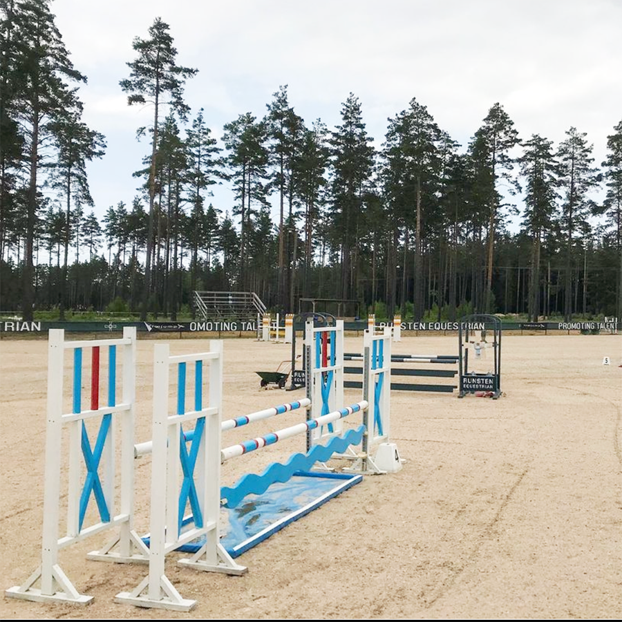 Anläggning – Runsten Equestrian